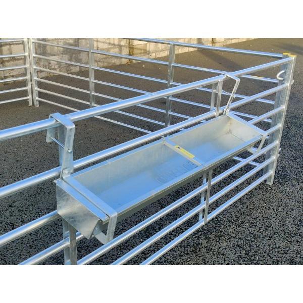 Buffalo Hanging On Gate 4Ft Trough – Co-Op Superstores